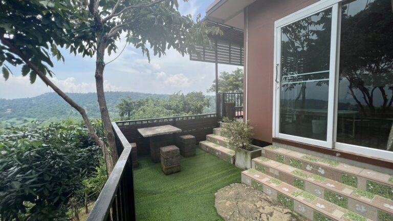 11 ที่พักเขายายเที่ยง 2024 โคราช ที่พักเปิดใหม่ วิวกังหันลม ราคาหลักร้อย - GangTravel